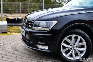 Black Volkswagen Tiguan 2016 in Kretinga, with an engine capacity of 2.00 L and mileage of 240 thousand km for 12900 €, photo 2 on AUTOMOTO.COM.LV