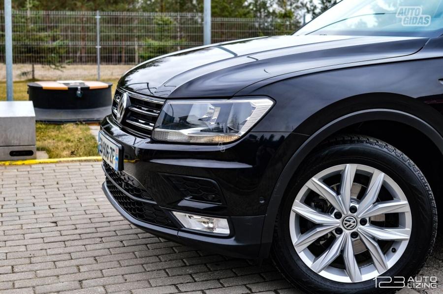 Black Volkswagen Tiguan 2016 in Kretinga, with an engine capacity of 2.00 L and mileage of 240 thousand km for 12900 €, photo 2 on AUTOMOTO.COM.LV