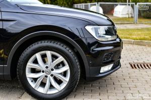 Black Volkswagen Tiguan 2016 in Kretinga, with an engine capacity of 2.00 L and mileage of 240 thousand km for 12900 €, photo 5 on AUTOMOTO.COM.LV