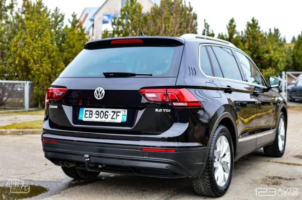Black Volkswagen Tiguan 2016 in Kretinga, with an engine capacity of 2.00 L and mileage of 240 thousand km for 12900 €, photo 6 on AUTOMOTO.COM.LV
