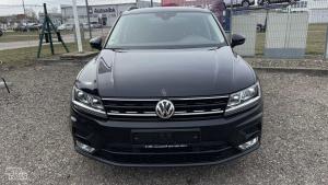 Black Volkswagen Tiguan 2016 in Marijampole, with an engine capacity of 2.00 L and mileage of 200 thousand km for 15650 €, photo 3 on AUTOMOTO.COM.LV