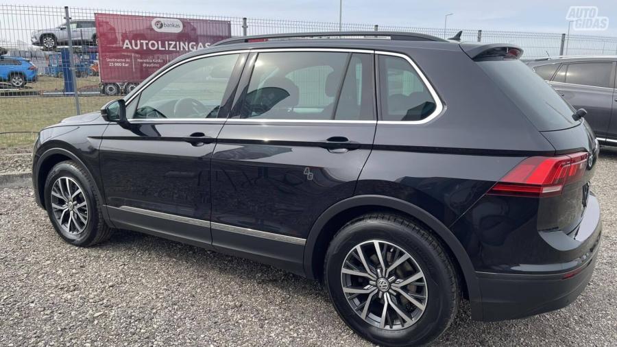 Black Volkswagen Tiguan 2016 in Marijampole, with an engine capacity of 2.00 L and mileage of 200 thousand km for 15650 €, photo 10 on AUTOMOTO.COM.LV