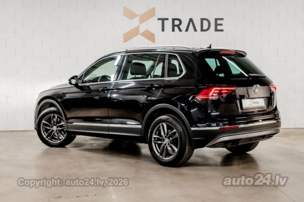 Melns Volkswagen Tiguan 2016 Tallina, ar dzinēja tilpumu 2.00 L un nobraukumu 195 tūkst. km par 16799 €, foto 4 vietnē AUTOMOTO.COM.LV