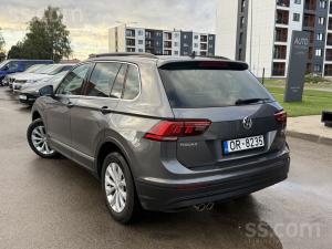 Melns Volkswagen Tiguan 2016 Jelgava, ar dzinēja tilpumu 2.00 L un nobraukumu 0 tūkst. km par 15500 €, foto 4 vietnē AUTOMOTO.COM.LV