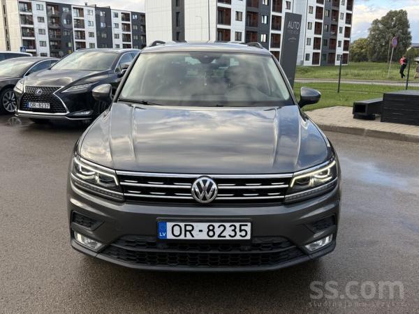 Melns Volkswagen Tiguan 2016 Jelgava, ar dzinēja tilpumu 2.00 L un nobraukumu 0 tūkst. km par 15500 €, foto 6 vietnē AUTOMOTO.COM.LV