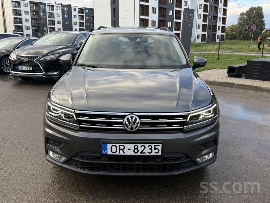 Melns Volkswagen Tiguan 2016 Jelgava, ar dzinēja tilpumu 2.00 L un nobraukumu 0 tūkst. km par 15500 €, foto 6 vietnē AUTOMOTO.COM.LV