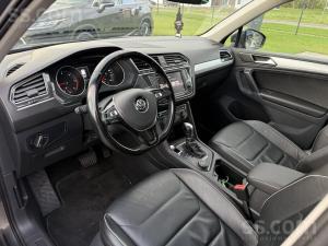 Melns Volkswagen Tiguan 2016 Jelgava, ar dzinēja tilpumu 2.00 L un nobraukumu 0 tūkst. km par 15500 €, foto 9 vietnē AUTOMOTO.COM.LV