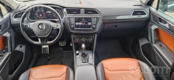 Black Volkswagen Tiguan 2016 in Daugavpils, with an engine capacity of 2.00 L and mileage of 254 thousand km for 16450 €, photo 9 on AUTOMOTO.COM.LV