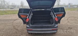 Melns Volkswagen Tiguan 2016 Daugavpils, ar dzinēja tilpumu 2.00 L un nobraukumu 254 tūkst. km par 16450 €, foto 25 vietnē AUTOMOTO.COM.LV