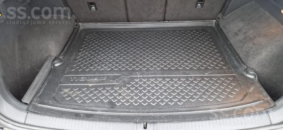 Melns Volkswagen Tiguan 2016 Daugavpils, ar dzinēja tilpumu 2.00 L un nobraukumu 254 tūkst. km par 16450 €, foto 26 vietnē AUTOMOTO.COM.LV
