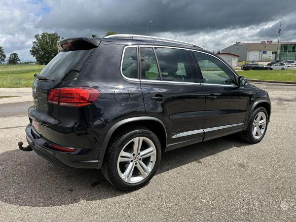 Black Volkswagen Tiguan 2016 in Marijampole, with an engine capacity of 1.39 L and mileage of 248 thousand km for 9550 €, photo 5 on AUTOMOTO.COM.LV