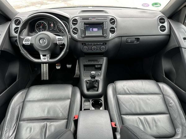 Black Volkswagen Tiguan 2016 in Marijampole, with an engine capacity of 1.39 L and mileage of 248 thousand km for 9550 €, photo 9 on AUTOMOTO.COM.LV