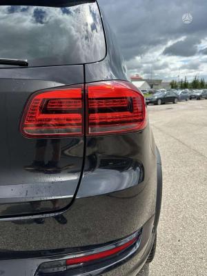 Melns Volkswagen Tiguan 2016 Marijampole, ar dzinēja tilpumu 1.39 L un nobraukumu 248 tūkst. km par 9550 €, foto 7 vietnē AUTOMOTO.COM.LV