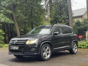 Black Volkswagen Tiguan 2016 in Vilnius, with an engine capacity of 2.00 L and mileage of 283 thousand km for 9900 €, photo  on AUTOMOTO.COM.LV
