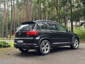 Black Volkswagen Tiguan 2016 in Vilnius, with an engine capacity of 1.97 L and mileage of 285 thousand km for 9500 €, photo 7 on AUTOMOTO.COM.LV