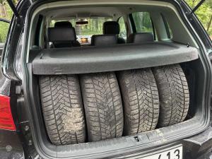 Black Volkswagen Tiguan 2016 in Vilnius, with an engine capacity of 1.97 L and mileage of 285 thousand km for 9500 €, photo 12 on AUTOMOTO.COM.LV
