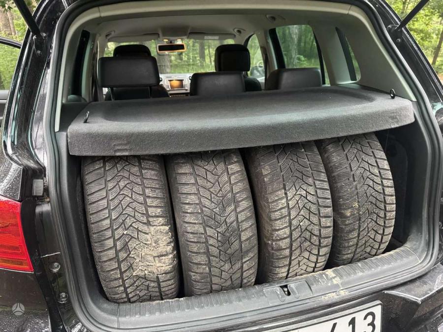 Black Volkswagen Tiguan 2016 in Vilnius, with an engine capacity of 1.97 L and mileage of 285 thousand km for 9500 €, photo 12 on AUTOMOTO.COM.LV