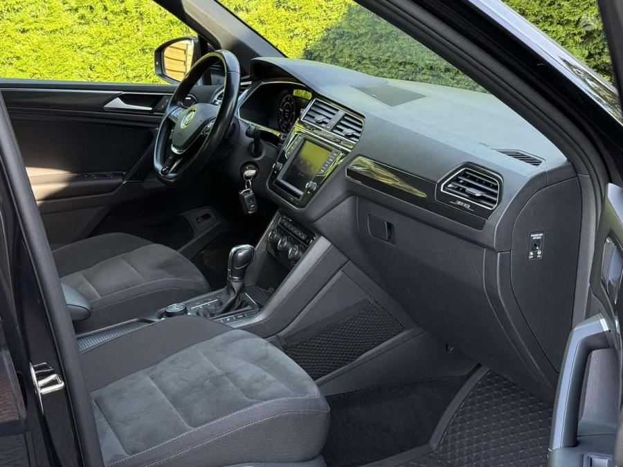 Melns Volkswagen Tiguan 2016 Jonava, ar dzinēja tilpumu 1.97 L un nobraukumu 196 tūkst. km par 16600 €, foto 24 vietnē AUTOMOTO.COM.LV