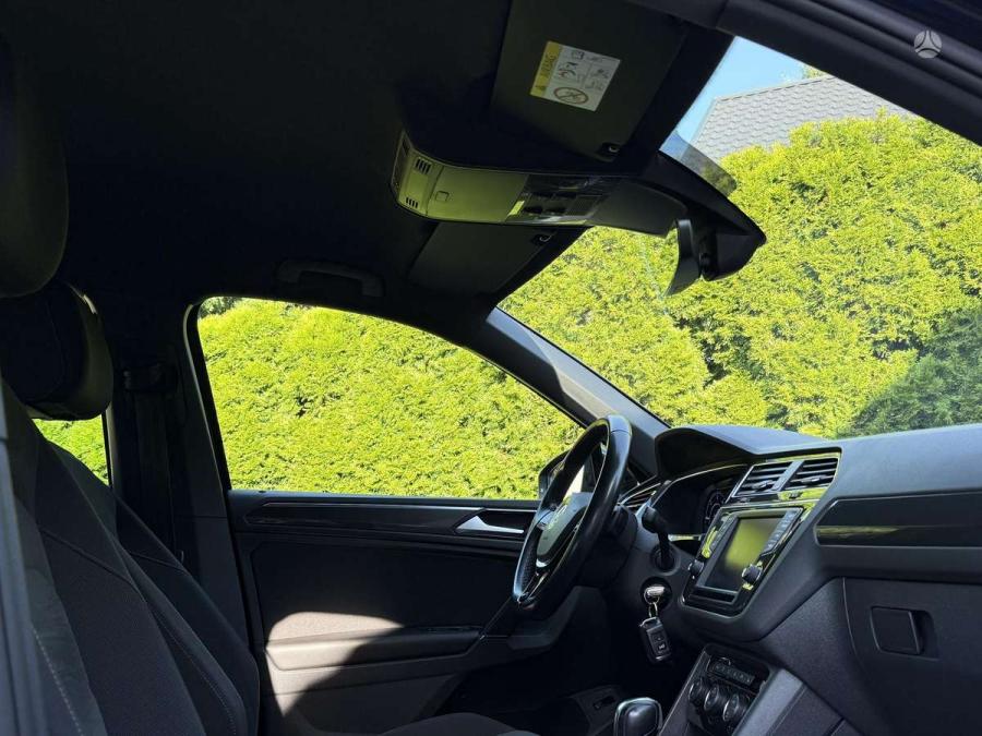 Melns Volkswagen Tiguan 2016 Jonava, ar dzinēja tilpumu 1.97 L un nobraukumu 196 tūkst. km par 16600 €, foto 26 vietnē AUTOMOTO.COM.LV