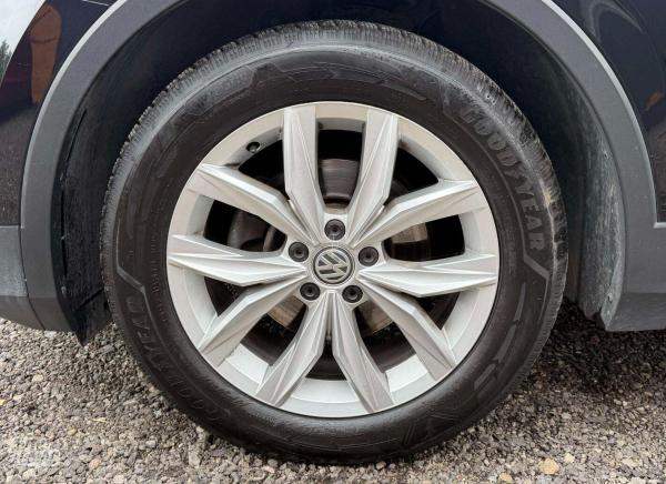 Volkswagen Tiguan 2016 Kauņa vietnē Melns Volkswagen Tiguan 2016 Kauņa, ar dzinēja tilpumu 2.00 L un nobraukumu 236 tūkst. km par 13950 €, foto 10 vietnē AUTOMOTO.COM.LV