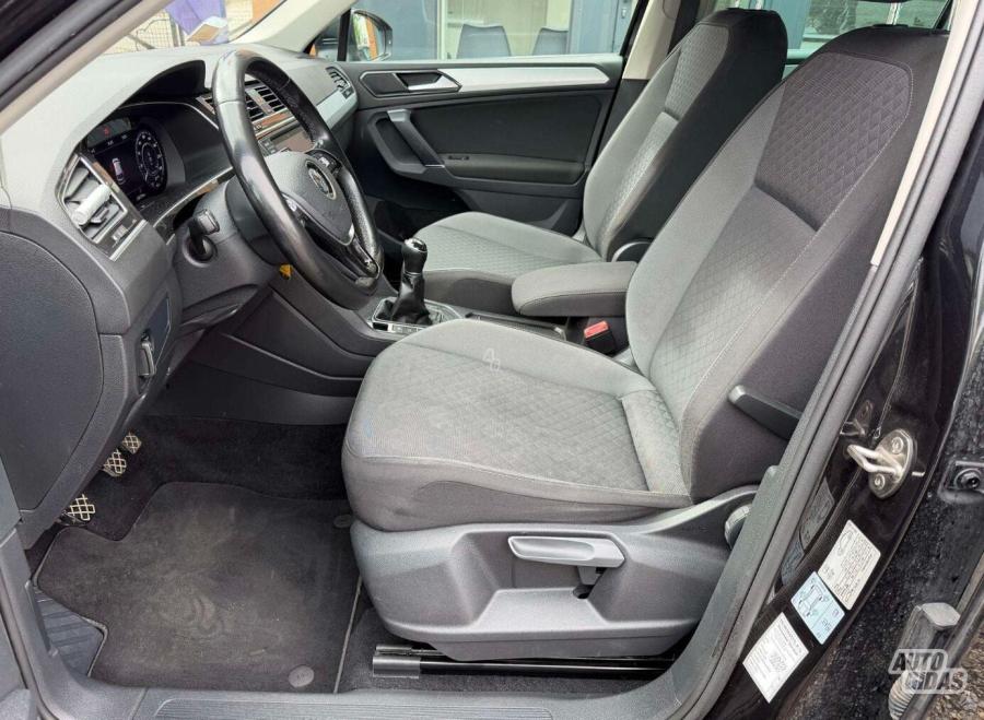 Melns Volkswagen Tiguan 2016 Kauņa, ar dzinēja tilpumu 2.00 L un nobraukumu 236 tūkst. km par 13950 €, foto 11 vietnē AUTOMOTO.COM.LV