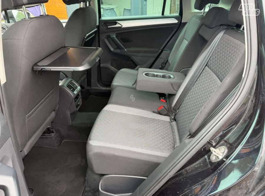 Melns Volkswagen Tiguan 2016 Kauņa, ar dzinēja tilpumu 2.00 L un nobraukumu 236 tūkst. km par 13950 €, foto 24 vietnē AUTOMOTO.COM.LV