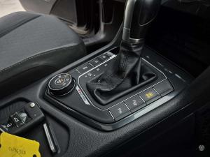 Black Volkswagen Tiguan 2016 in Utena, with an engine capacity of 1.97 L and mileage of 284 thousand km for 12990 €, photo 15 on AUTOMOTO.COM.LV
