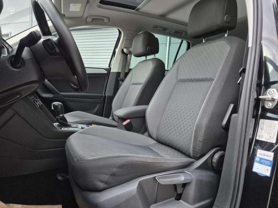 Black Volkswagen Tiguan 2016 in Utena, with an engine capacity of 1.97 L and mileage of 284 thousand km for 12990 €, photo 19 on AUTOMOTO.COM.LV