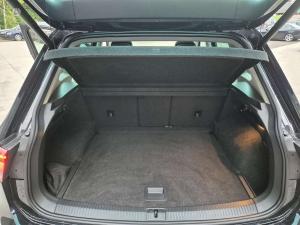 Black Volkswagen Tiguan 2016 in Utena, with an engine capacity of 1.97 L and mileage of 284 thousand km for 12990 €, photo 24 on AUTOMOTO.COM.LV
