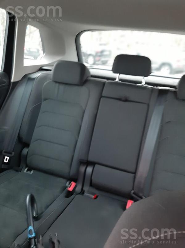 Melns Volkswagen Tiguan 2016 Jelgava, ar dzinēja tilpumu 2.00 L un nobraukumu 242 tūkst. km par 15400 €, foto 6 vietnē AUTOMOTO.COM.LV