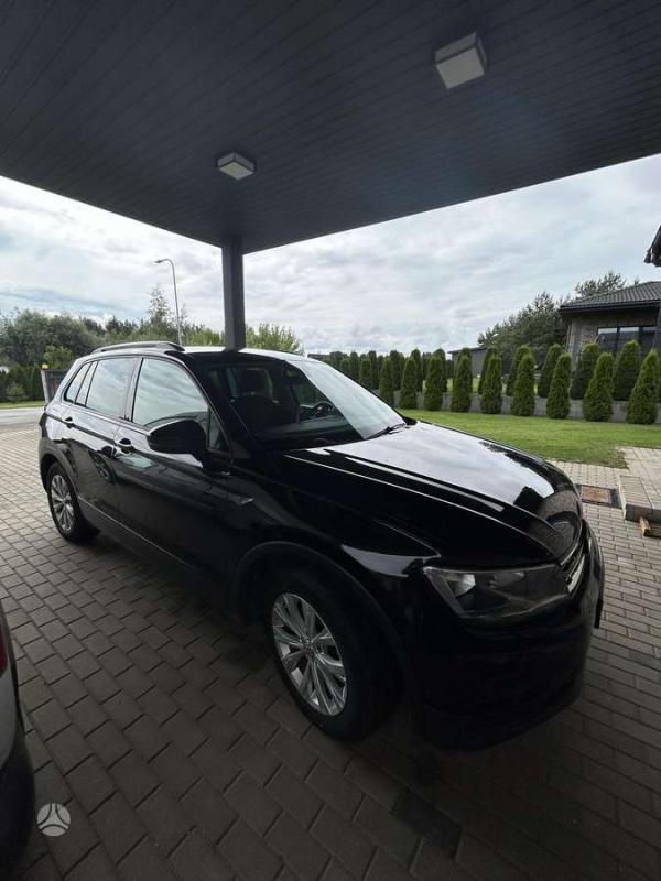 Volkswagen Tiguan 2016 Kauņa vietnē Melns Volkswagen Tiguan 2016 Kauņa, ar dzinēja tilpumu 1.97 L un nobraukumu 290 tūkst. km par 12000 €, foto 5 vietnē AUTOMOTO.COM.LV