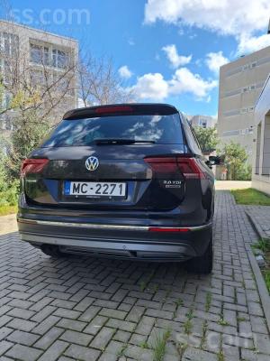 Melns Volkswagen Tiguan 2016 Rīga, ar dzinēja tilpumu 2.00 L un nobraukumu 149 tūkst. km par 16300 €, foto 4 vietnē AUTOMOTO.COM.LV