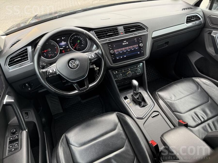 Melns Volkswagen Tiguan 2017 Ogre, ar dzinēja tilpumu 2.00 L un nobraukumu 177 tūkst. km par 17499 €, foto 14 vietnē AUTOMOTO.COM.LV