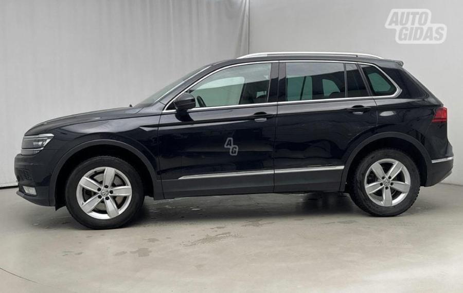 Black Volkswagen Tiguan 2017 in Kaunas, with an engine capacity of 0.00 L and mileage of 79 thousand km for 24761 €, photo 2 on AUTOMOTO.COM.LV