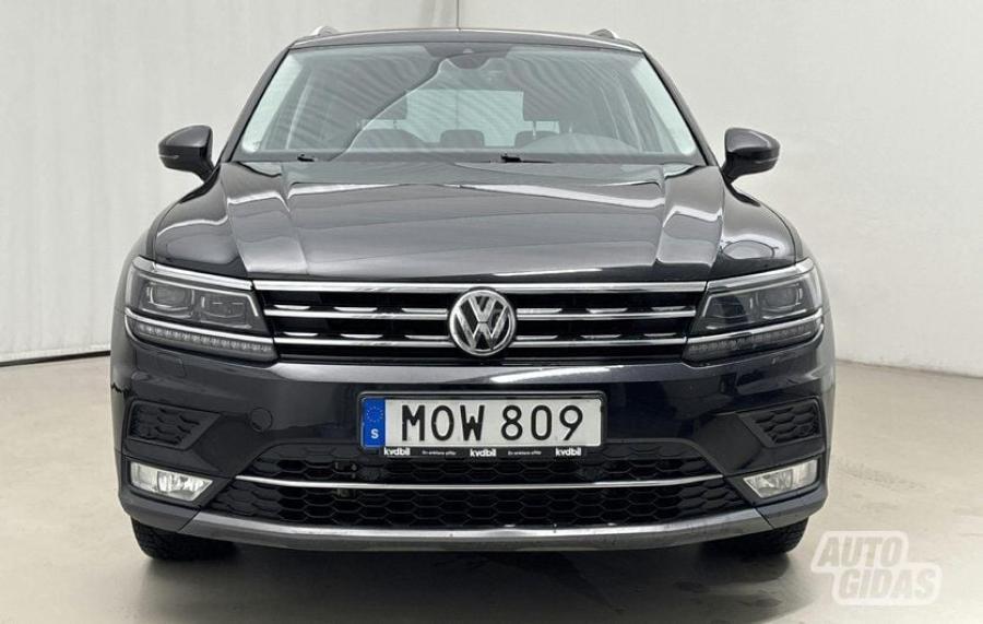 Black Volkswagen Tiguan 2017 in Kaunas, with an engine capacity of 0.00 L and mileage of 79 thousand km for 24761 €, photo 4 on AUTOMOTO.COM.LV