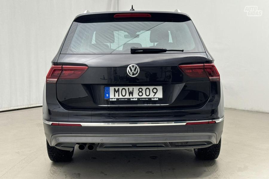 Black Volkswagen Tiguan 2017 in Kaunas, with an engine capacity of 0.00 L and mileage of 79 thousand km for 24761 €, photo 21 on AUTOMOTO.COM.LV