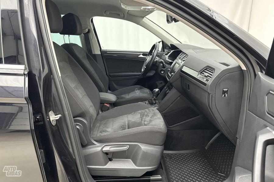 Black Volkswagen Tiguan 2017 in Kaunas, with an engine capacity of 0.00 L and mileage of 79 thousand km for 24761 €, photo 23 on AUTOMOTO.COM.LV