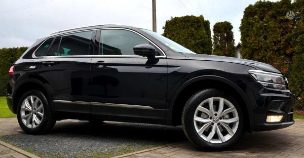 Black Volkswagen Tiguan 2017 in Kaunas, with an engine capacity of 2.00 L and mileage of 177 thousand km for 16900 €, photo 9 on AUTOMOTO.COM.LV