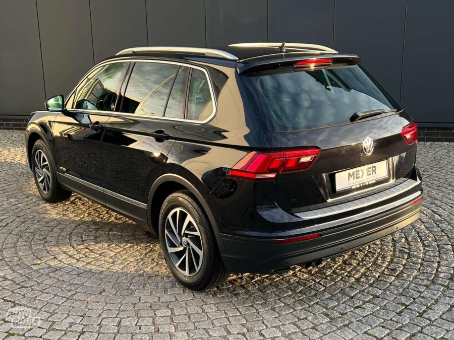 Melns Volkswagen Tiguan 2017 Kauņa, ar dzinēja tilpumu 1.40 L un nobraukumu 91 tūkst. km par 21875 €, foto 4 vietnē AUTOMOTO.COM.LV