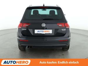 Black Volkswagen Tiguan 2017 in Kaunas, with an engine capacity of 2.00 L and mileage of 92 thousand km for 23358 €, photo 5 on AUTOMOTO.COM.LV