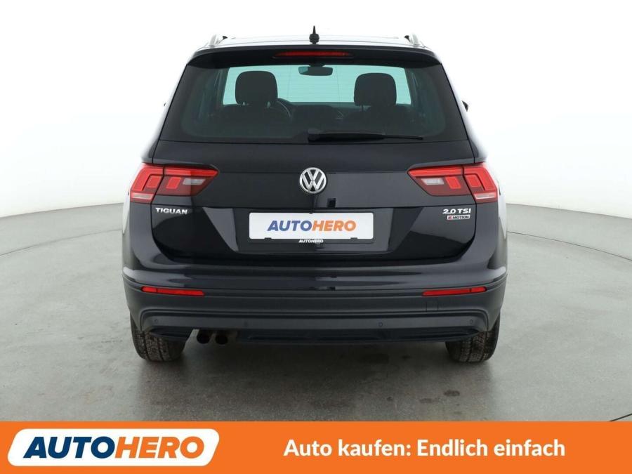 Black Volkswagen Tiguan 2017 in Kaunas, with an engine capacity of 2.00 L and mileage of 92 thousand km for 23358 €, photo 5 on AUTOMOTO.COM.LV