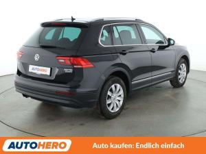 Black Volkswagen Tiguan 2017 in Kaunas, with an engine capacity of 2.00 L and mileage of 92 thousand km for 23358 €, photo 6 on AUTOMOTO.COM.LV