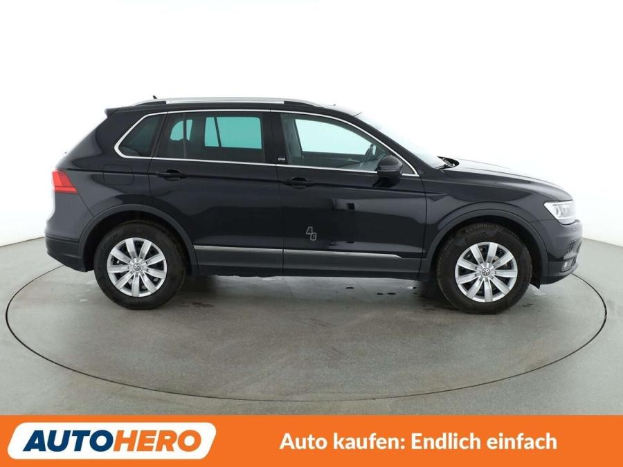 Black Volkswagen Tiguan 2017 in Kaunas, with an engine capacity of 2.00 L and mileage of 92 thousand km for 23358 €, photo 7 on AUTOMOTO.COM.LV