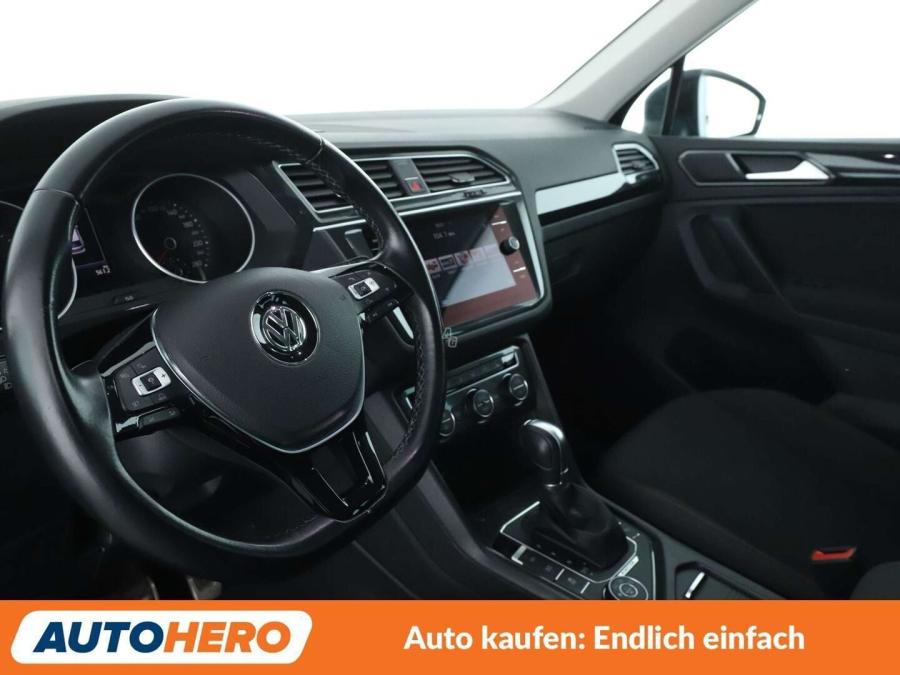 Black Volkswagen Tiguan 2017 in Kaunas, with an engine capacity of 2.00 L and mileage of 92 thousand km for 23358 €, photo 11 on AUTOMOTO.COM.LV