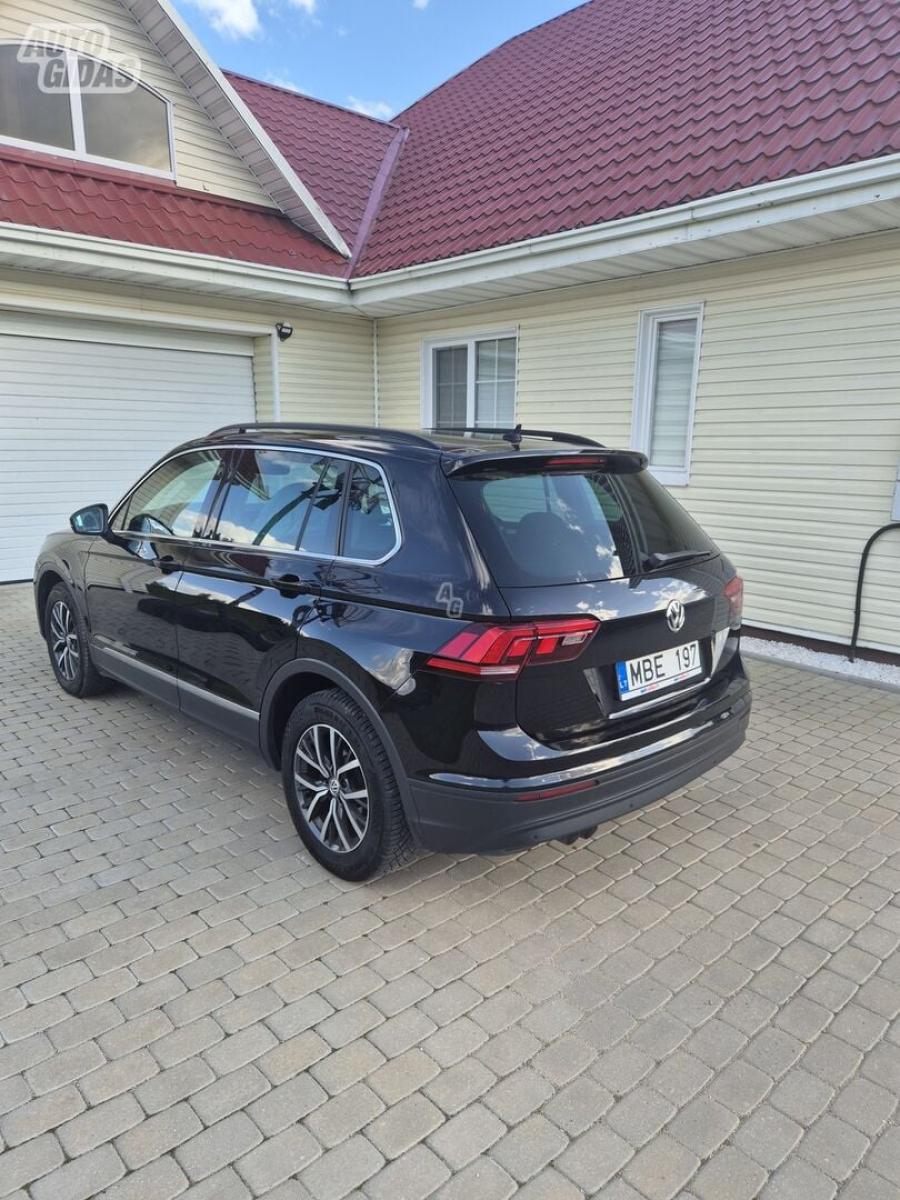 Black Volkswagen Tiguan 2017 in Jonava, with an engine capacity of 2.00 L and mileage of 353 thousand km for 13000 €, photo 2 on AUTOMOTO.COM.LV