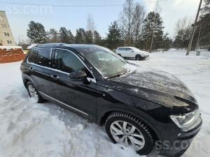 Black Volkswagen Tiguan 2017 in Daugavpils, with an engine capacity of 2.00 L and mileage of 197 thousand km for 16500 €, photo 3 on AUTOMOTO.COM.LV