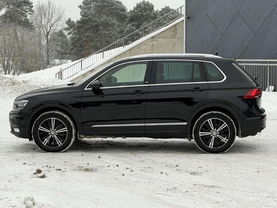Melns Volkswagen Tiguan 2017 Jonava, ar dzinēja tilpumu 1.97 L un nobraukumu 290 tūkst. km par 15990 €, foto 4 vietnē AUTOMOTO.COM.LV