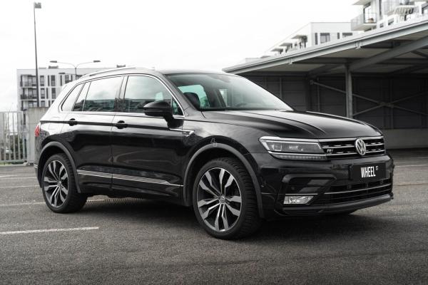 Black Volkswagen Tiguan 2017 in Vilnius, with an engine capacity of 2.00 L and mileage of 208 thousand km for 18500 €, photo 7 on AUTOMOTO.COM.LV