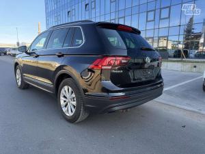 Black Volkswagen Tiguan 2017 in Panevezys, with an engine capacity of 2.00 L and mileage of 269 thousand km for 13999 €, photo 6 on AUTOMOTO.COM.LV