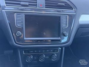 Black Volkswagen Tiguan 2017 in Panevezys, with an engine capacity of 2.00 L and mileage of 269 thousand km for 13999 €, photo 13 on AUTOMOTO.COM.LV